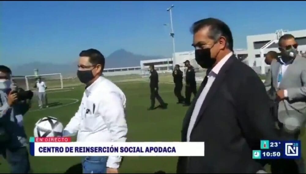 "Si lo paras te libero, wey", le dice El Bronco a reo al tirarle un ...